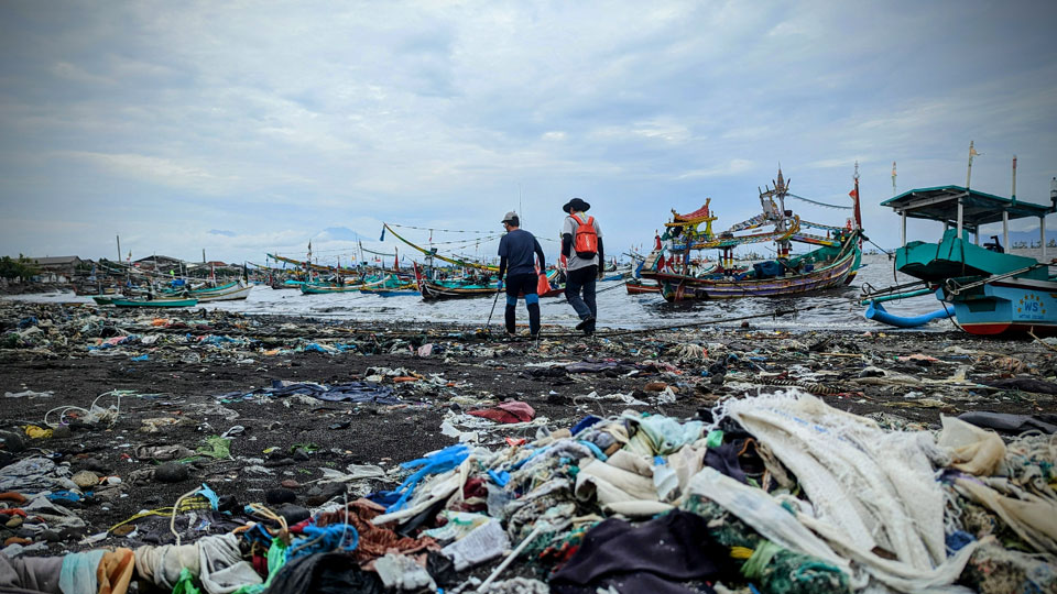Monitoring Plastic Pollution - PISCES Relay